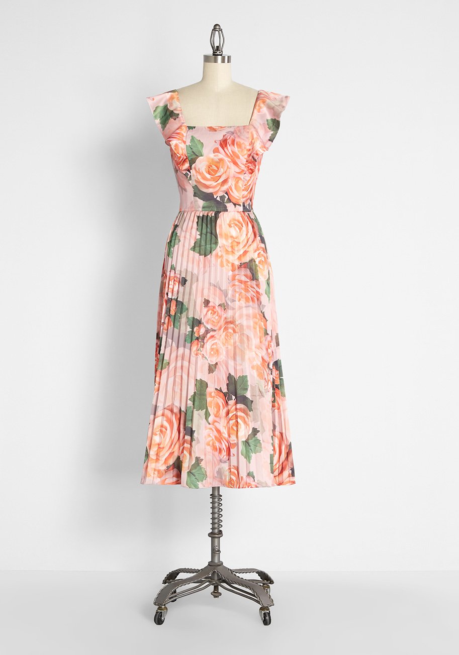 15 Flattering Summer Dresses for a Big Bust and Tummy That You Will Love